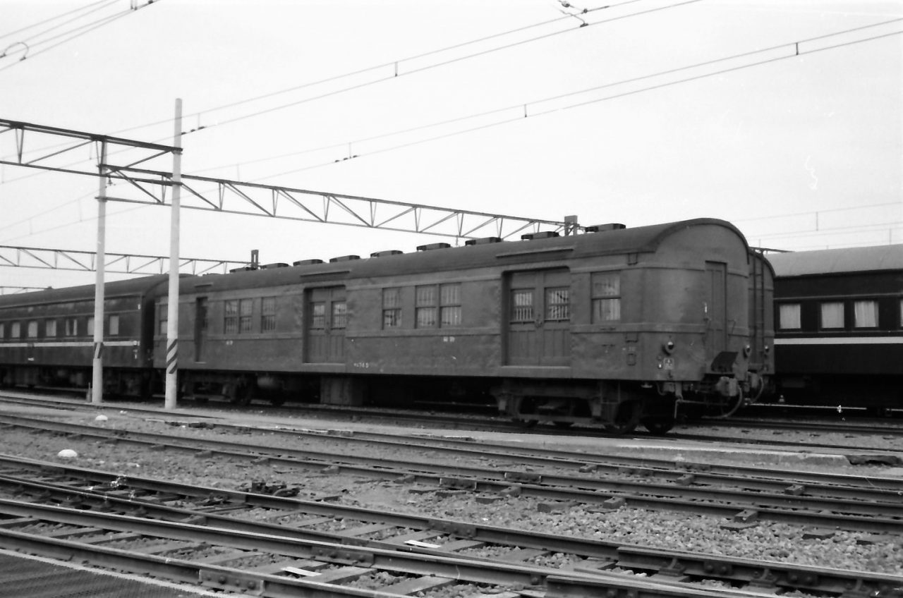 めずらしい客車 Ⅲ | DRFC-OB デジタル青信号